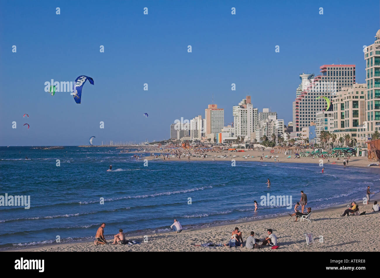 Israel tel aviv kite surfing hi-res stock photography and images - Alamy
