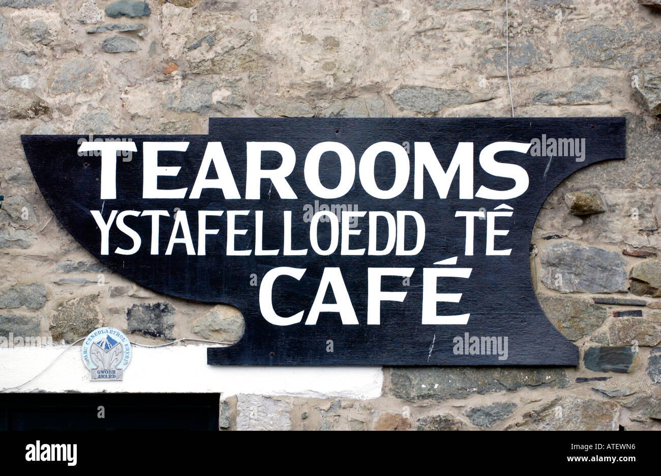 Bilingual welsh english tourism signs High Resolution Stock Photography ...