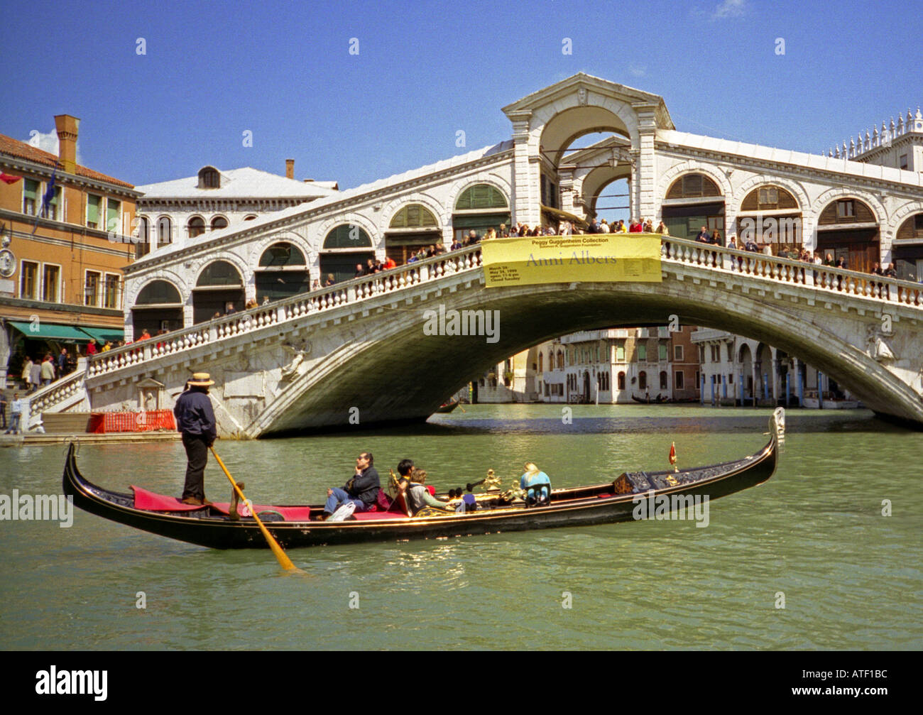 Venetian architecture with Rialto Bridge Great Canal & gondolas Venice ...