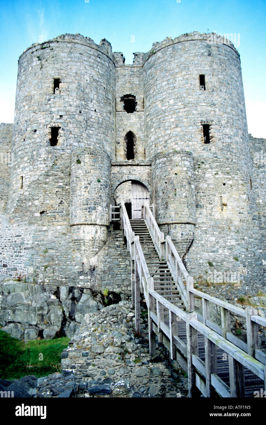 Harlech castle siege hi-res stock photography and images - Alamy