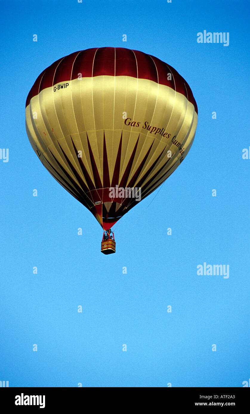 Pleasure flight in a Balloon taking off Stock Photo - Alamy