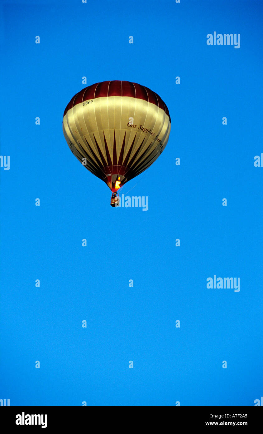 Pleasure flight in a Balloon taking off Stock Photo - Alamy