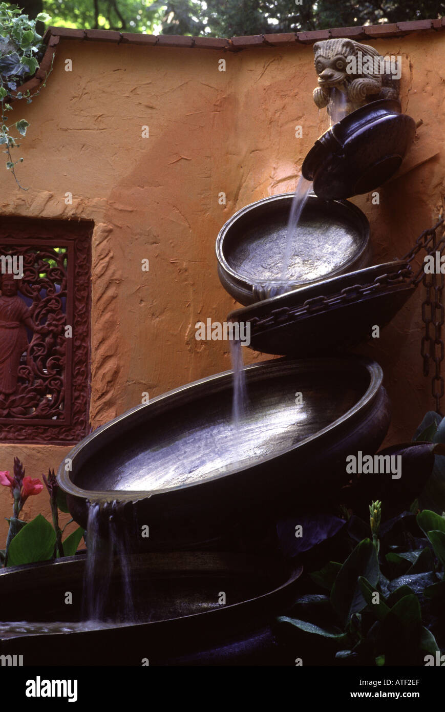 Japanese style water feature Stock Photo - Alamy