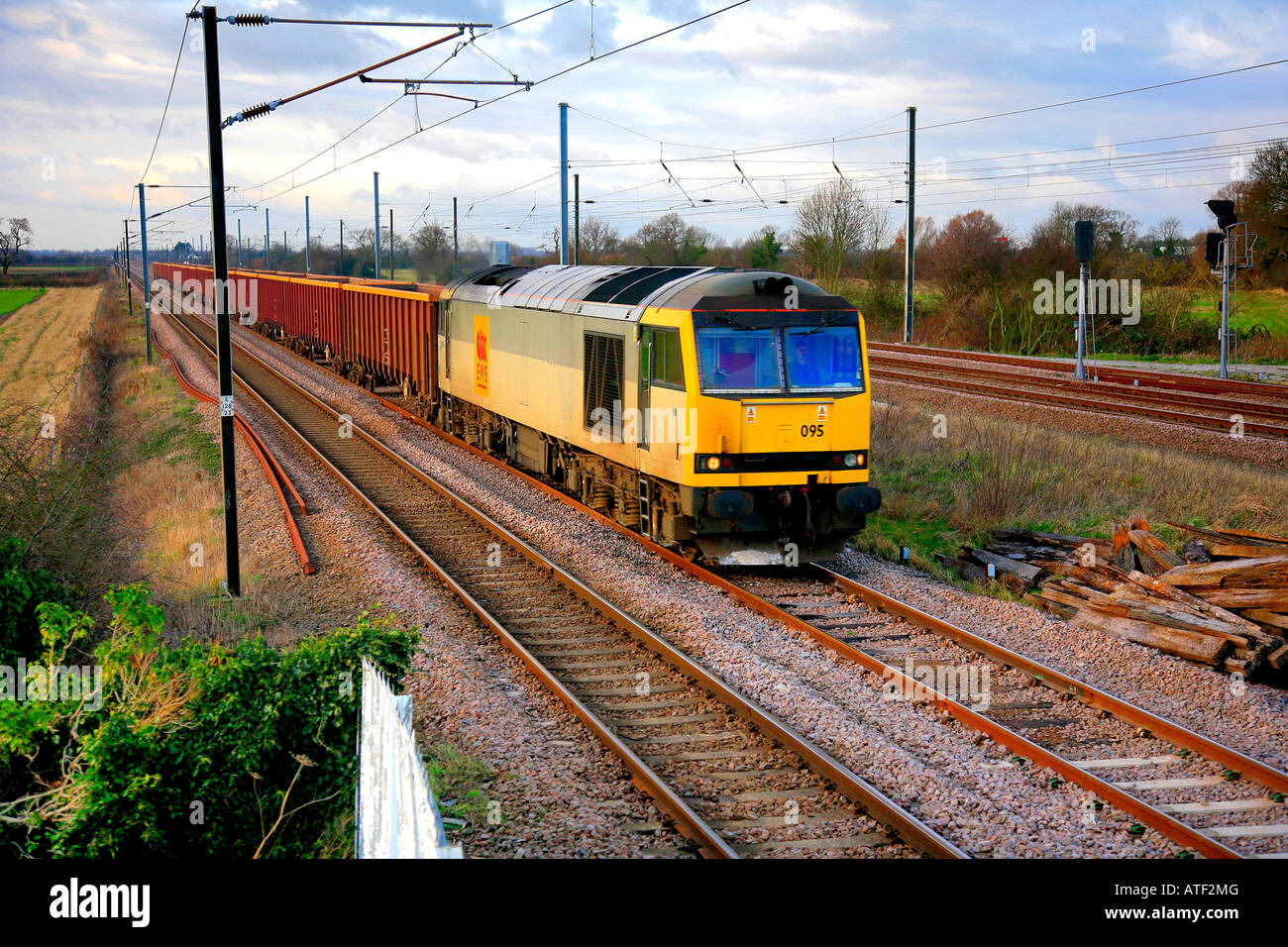 EWS 60045 diesel train at Werrington Peterborough Cambridgeshire ...