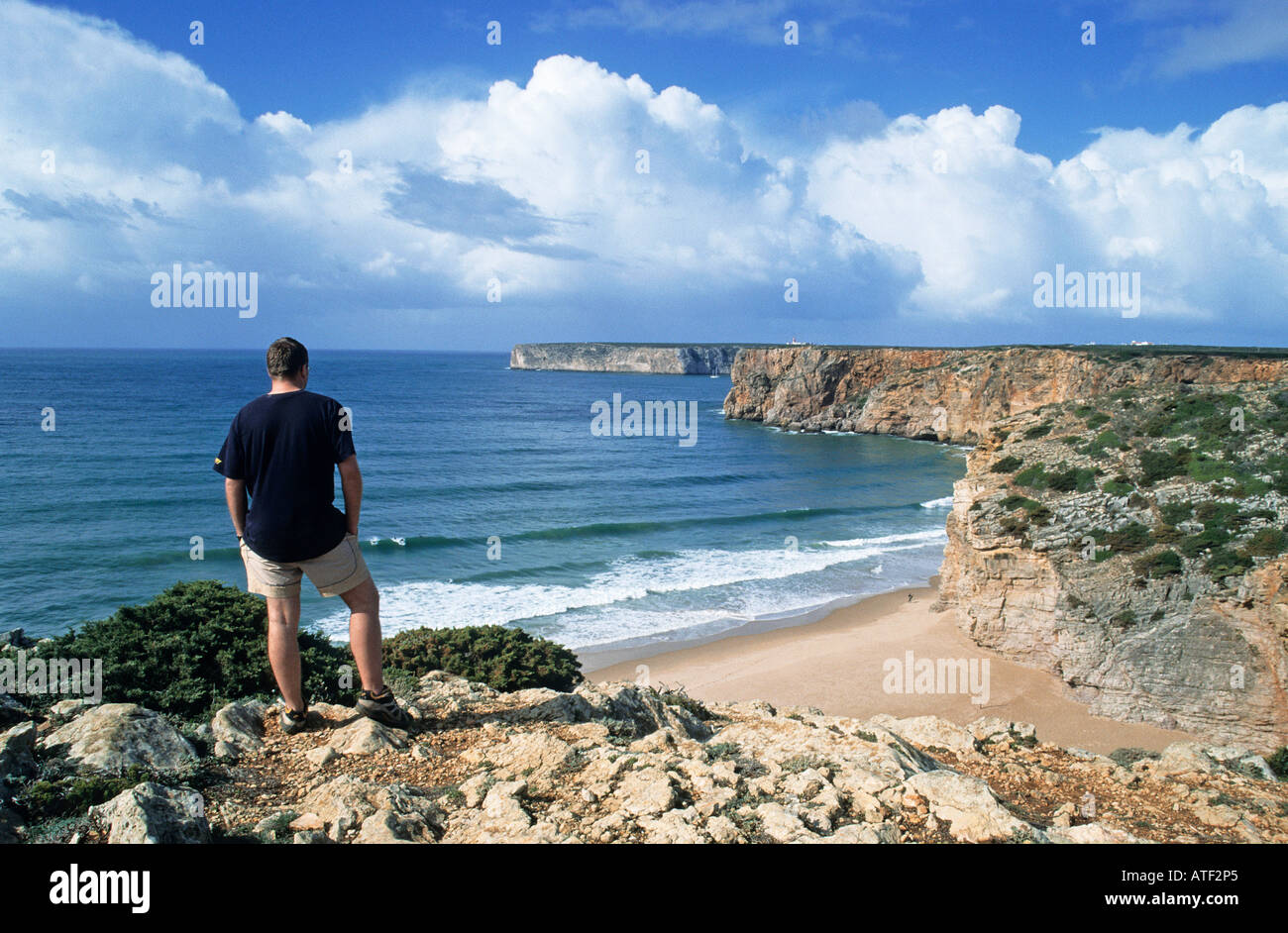 Man on clifftop hi-res stock photography and images - Alamy