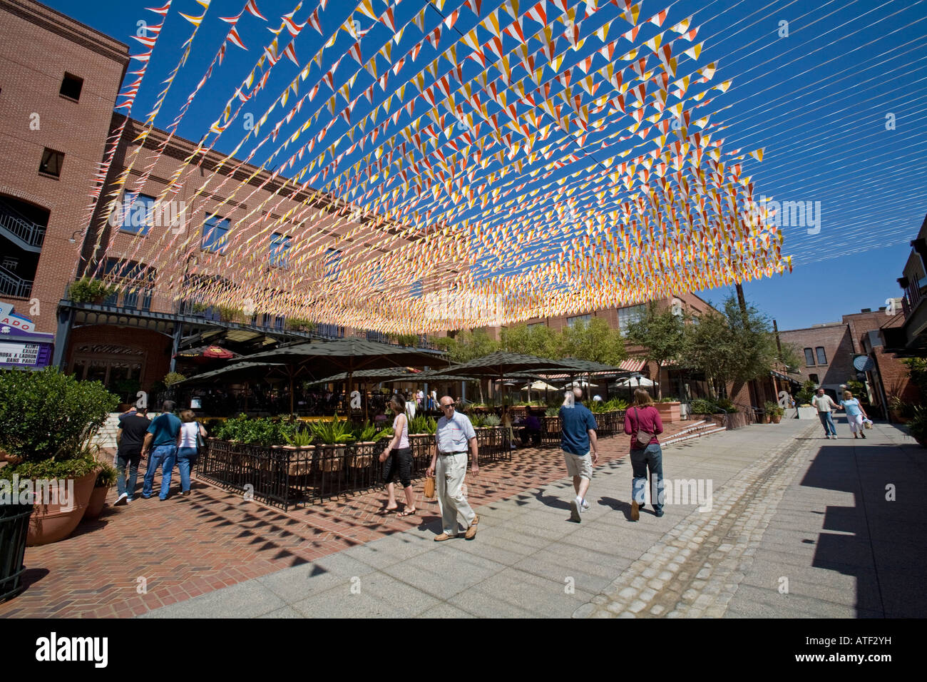 One Colorado Shopping Courtyard and Alleyways, 1 West Colorado ...