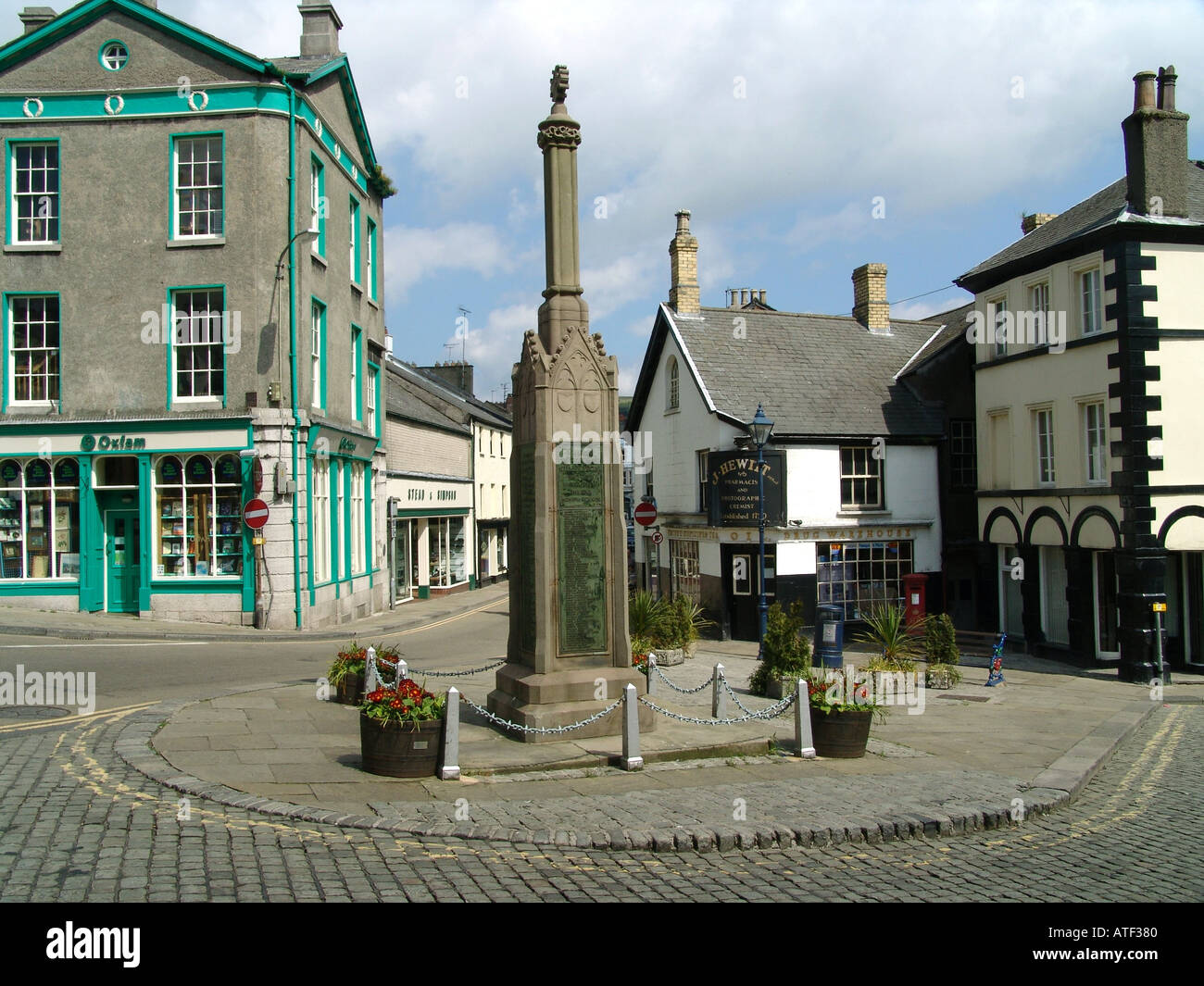 Uk cumbria ulverston market street hi-res stock photography and images ...