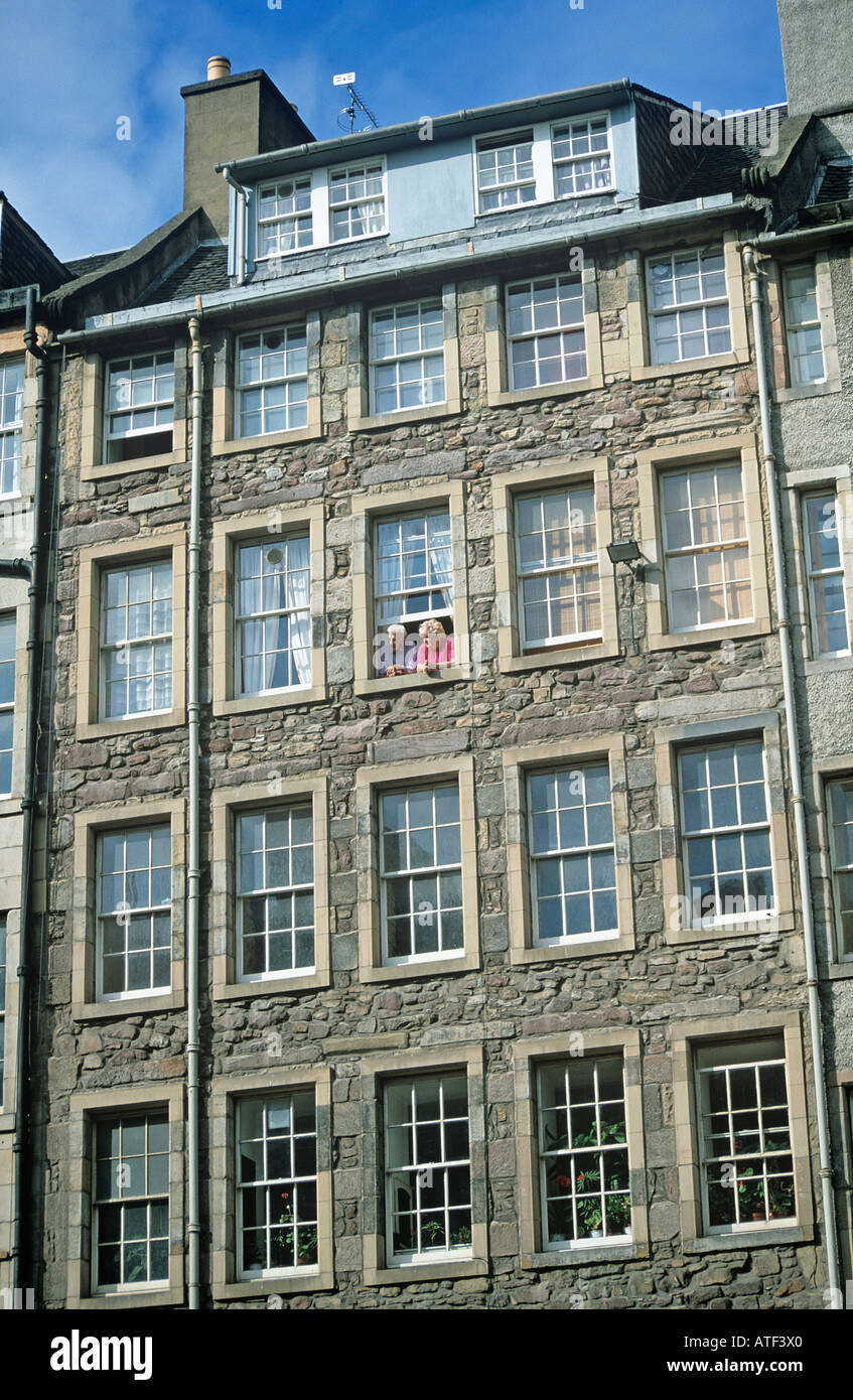 Edinburgh Royal Mile a typical Old Town tenement Stock Photo - Alamy