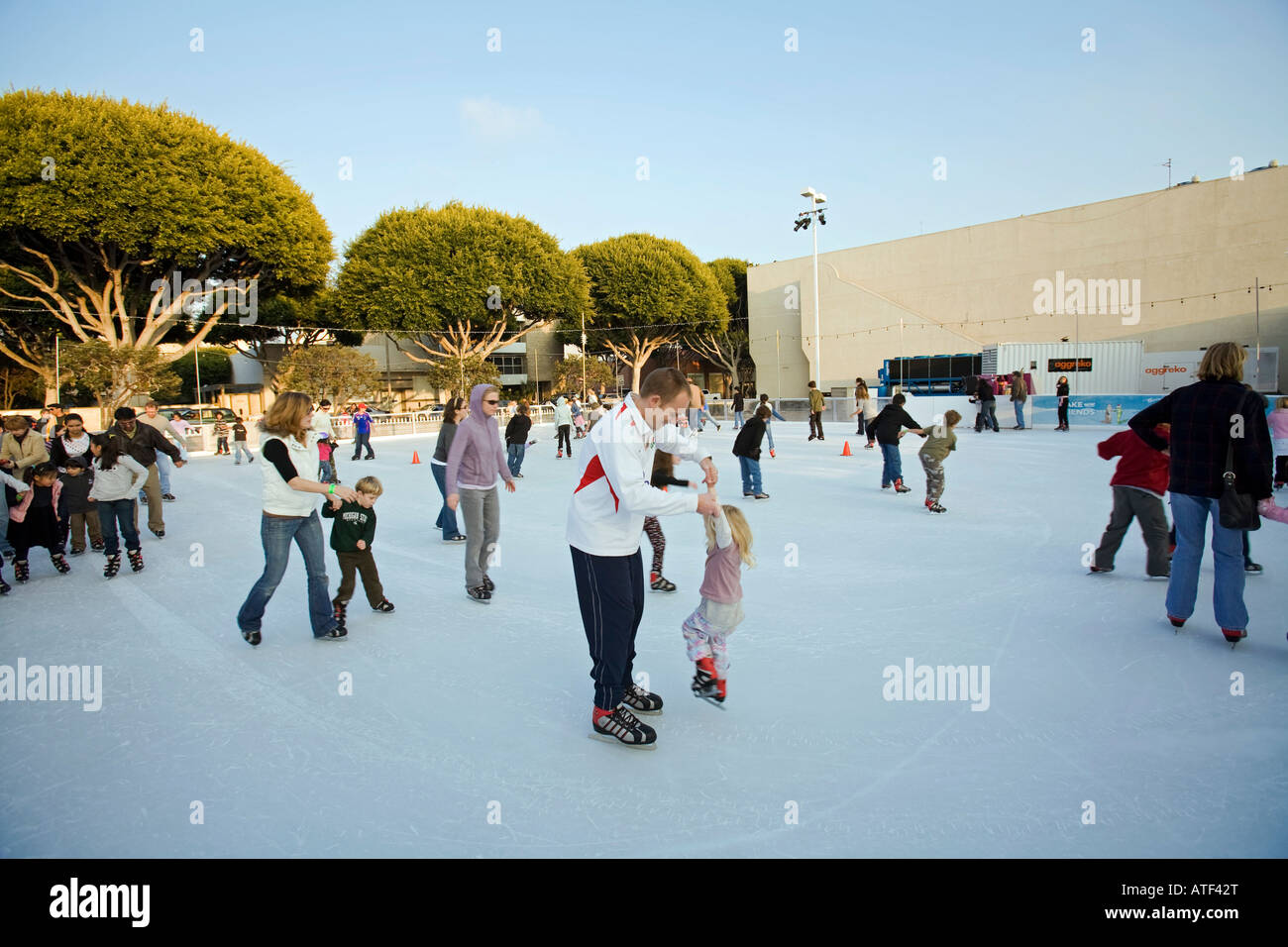Ice rink on the beach hi-res stock photography and images - Alamy