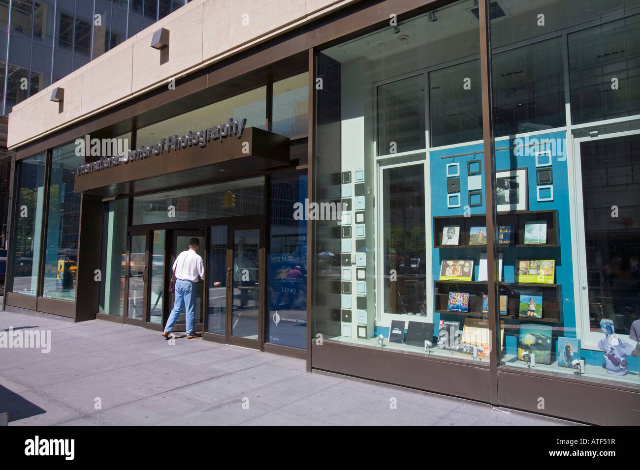 International Center of Photography (ICP), Avenue of the Americas ...
