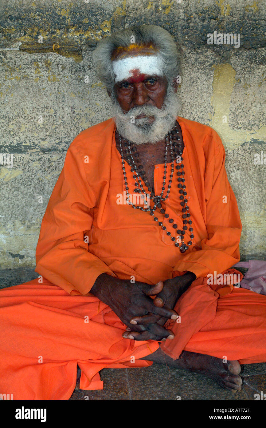 indian holy man in the sri meenakshi temple madurai Stock Photo - Alamy