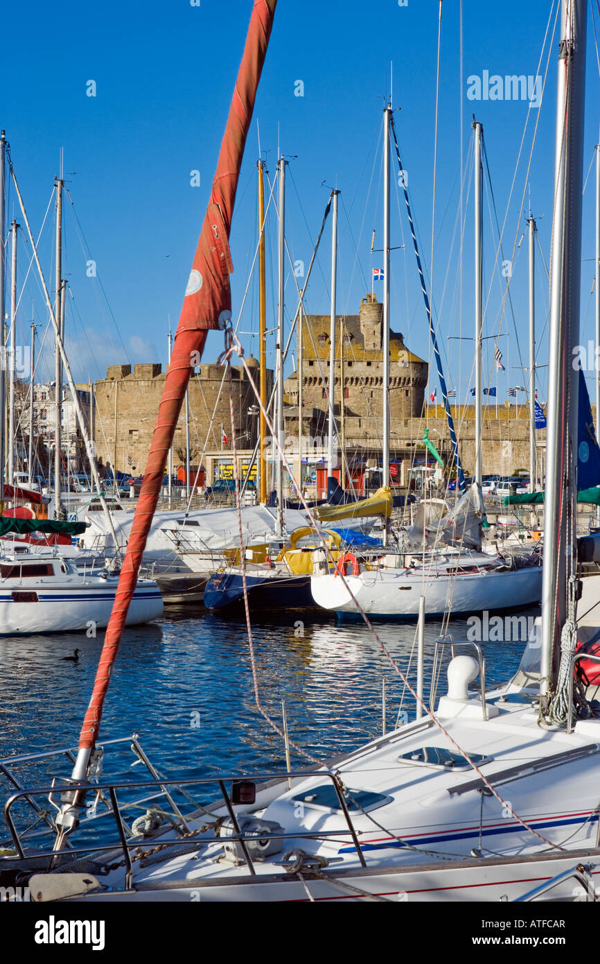 St Malo port castle Manche Brittany France Europe Stock Photo - Alamy