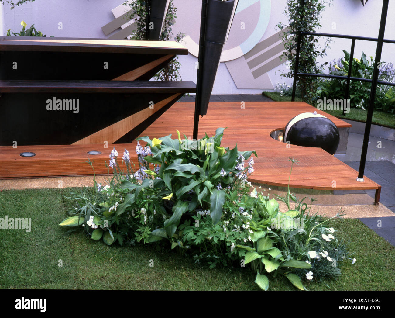 Deco Vista Art Deco Garden designed by Linda Mab Chelsea Flower Show ...