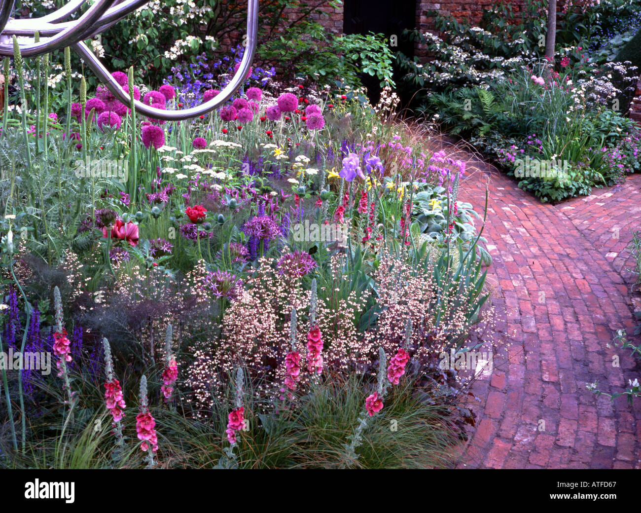 Now and Zen Courtyard Garden designed Tim Dann with Scott Beadle Flower ...