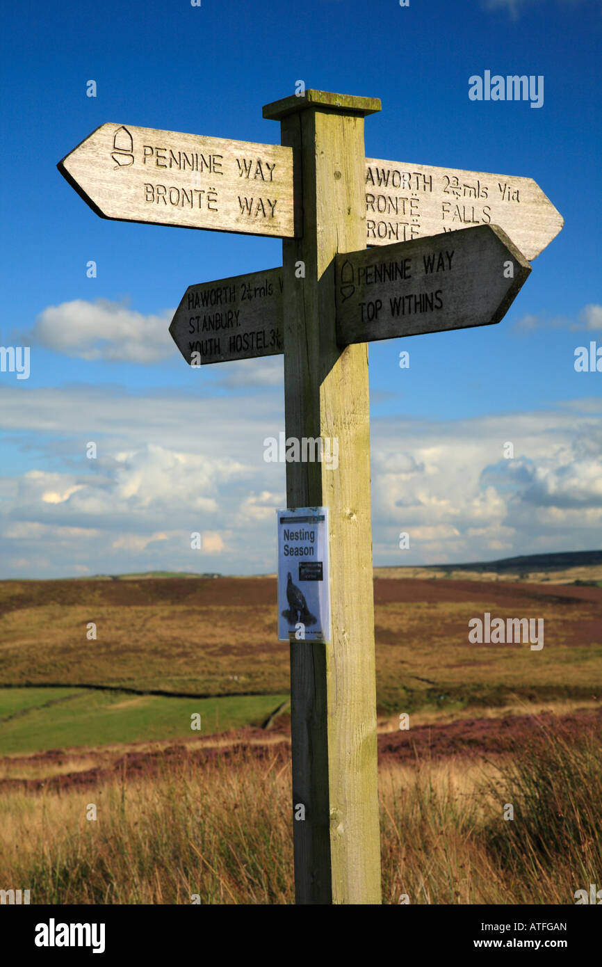 Pennine Way signpost, Haworth Moor, Haworth, West Yorkshire, England ...