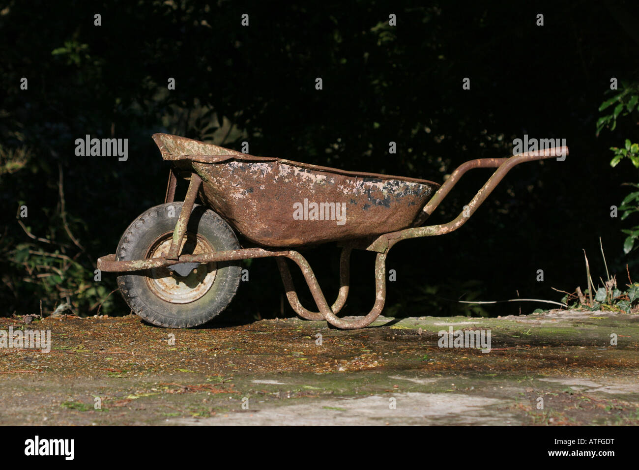 Old wheel barrow Stock Photo - Alamy