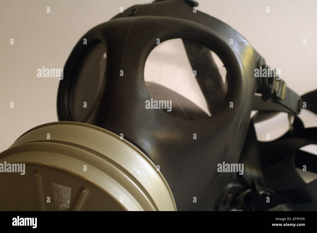 Gas warfare technology hi-res stock photography and images - Alamy