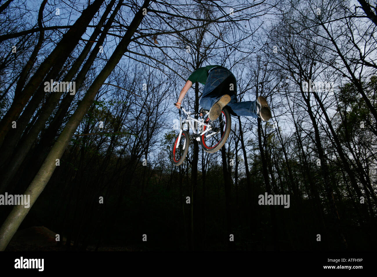 Bici mtb hi-res stock photography and images - Alamy