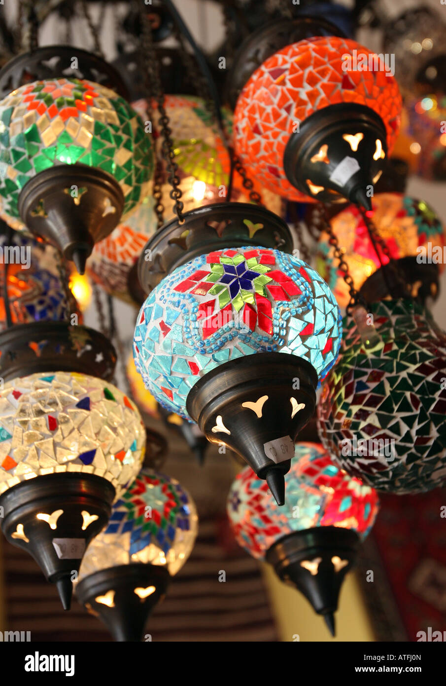 Coloured light shades in a shop in Sultanhamet, Istanbul, Turkey Stock ...