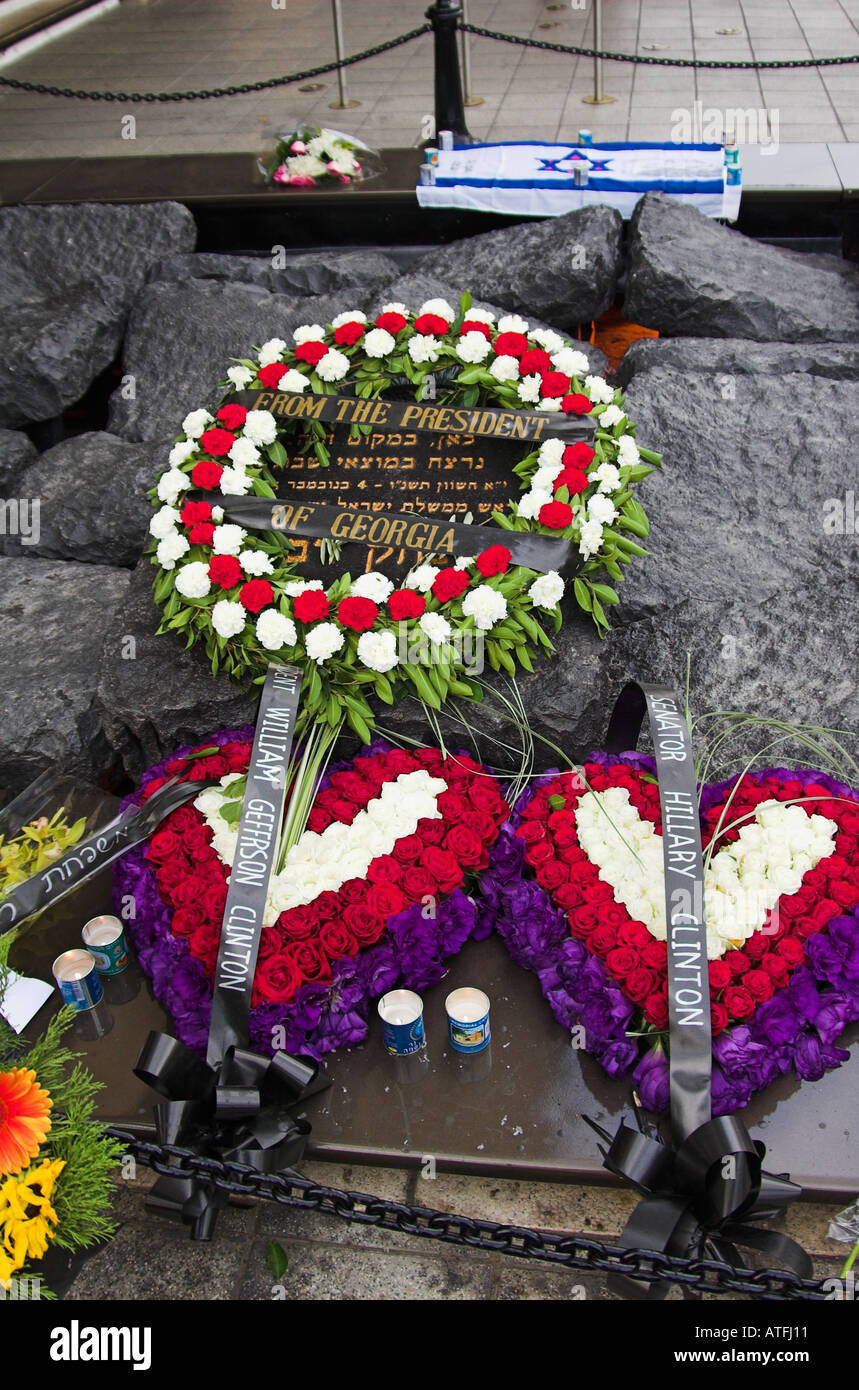 wreaths from senator Hillary and Bill Clinton on Yitzhak Rabin memorial ...