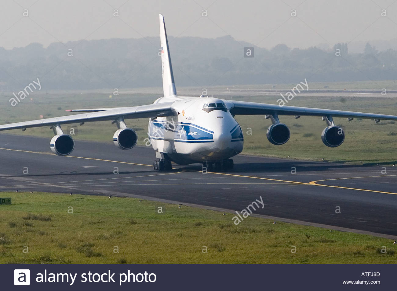 Large Russian Transport Aircraft Stock Photos & Large Russian Transport ...