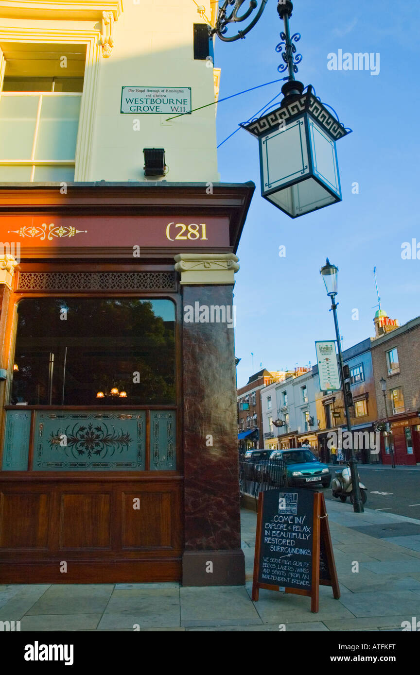 English Pub Front High Resolution Stock Photography and Images - Alamy