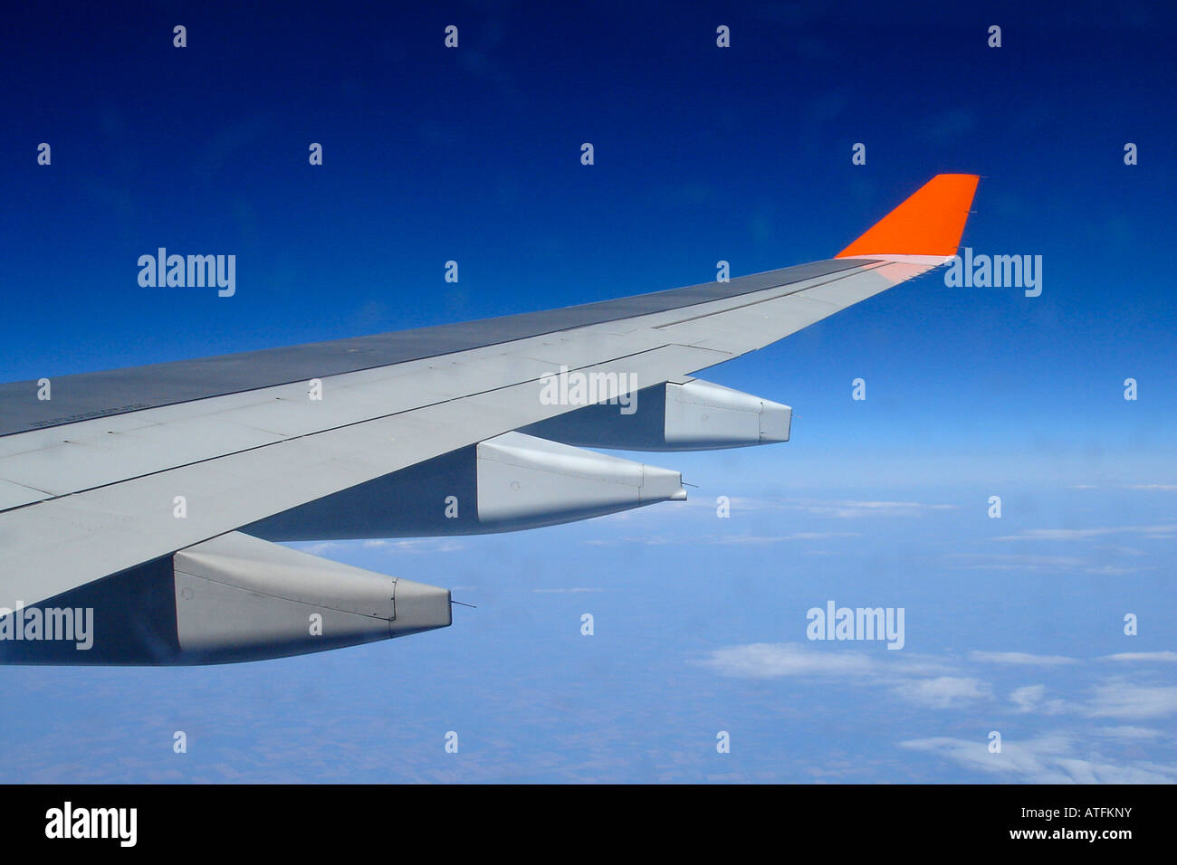 Flying the wing hi-res stock photography and images - Alamy