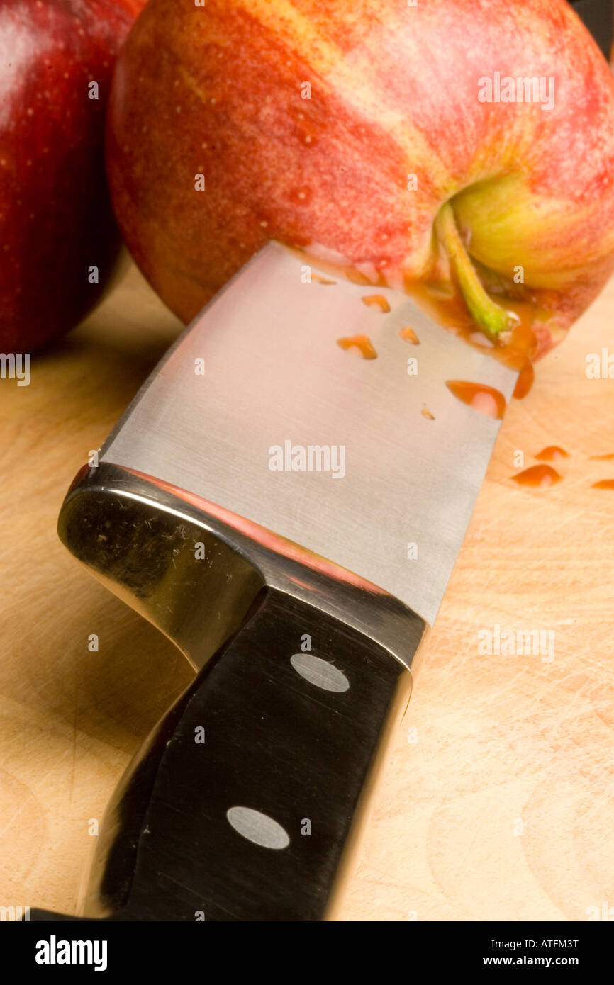 Stabbed with knife hi-res stock photography and images - Alamy