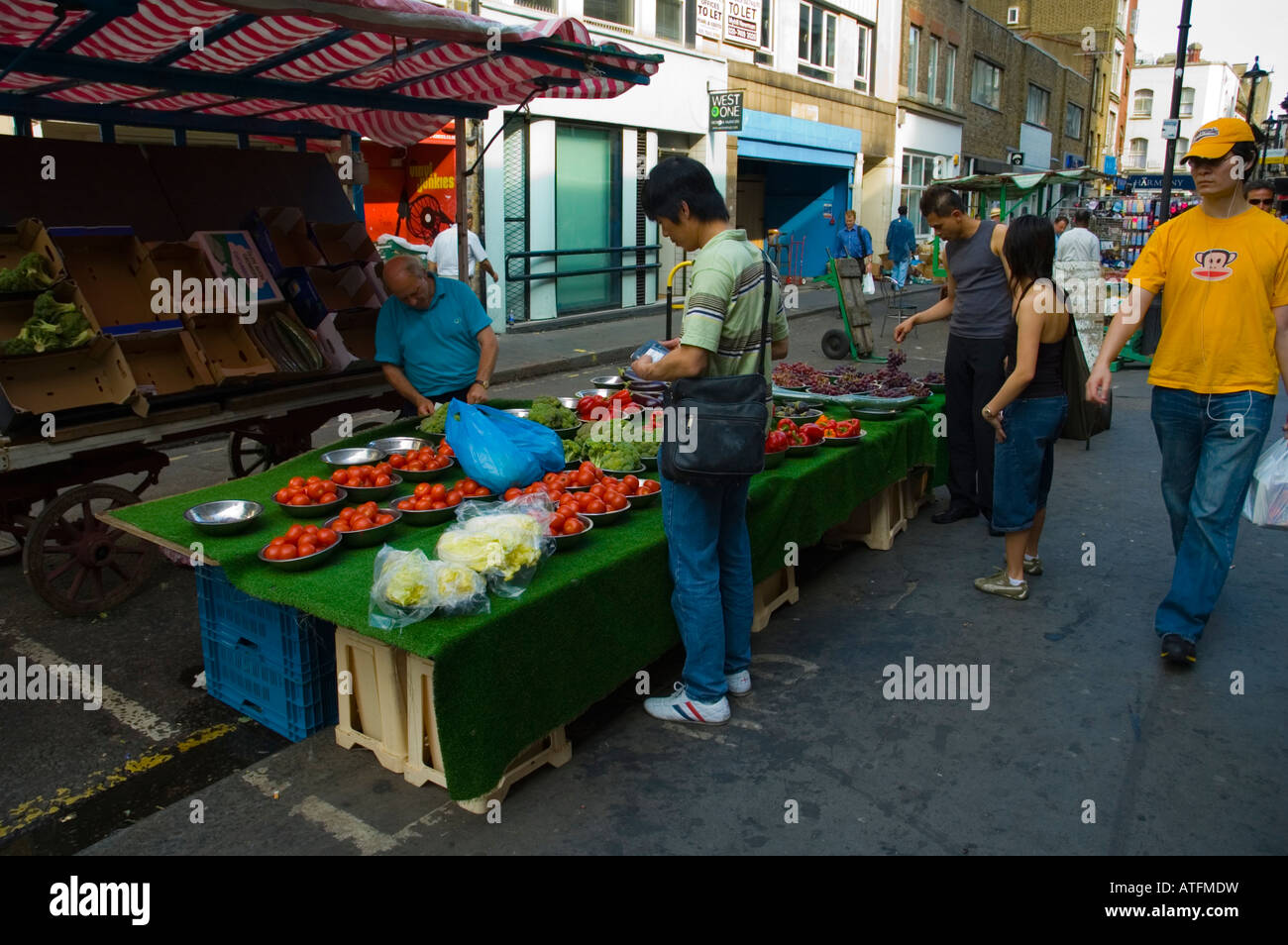 Berwick street market hi-res stock photography and images - Alamy