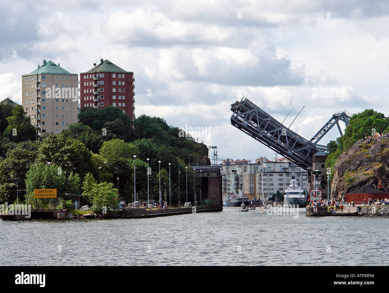 Opening of bridge hi-res stock photography and images - Alamy