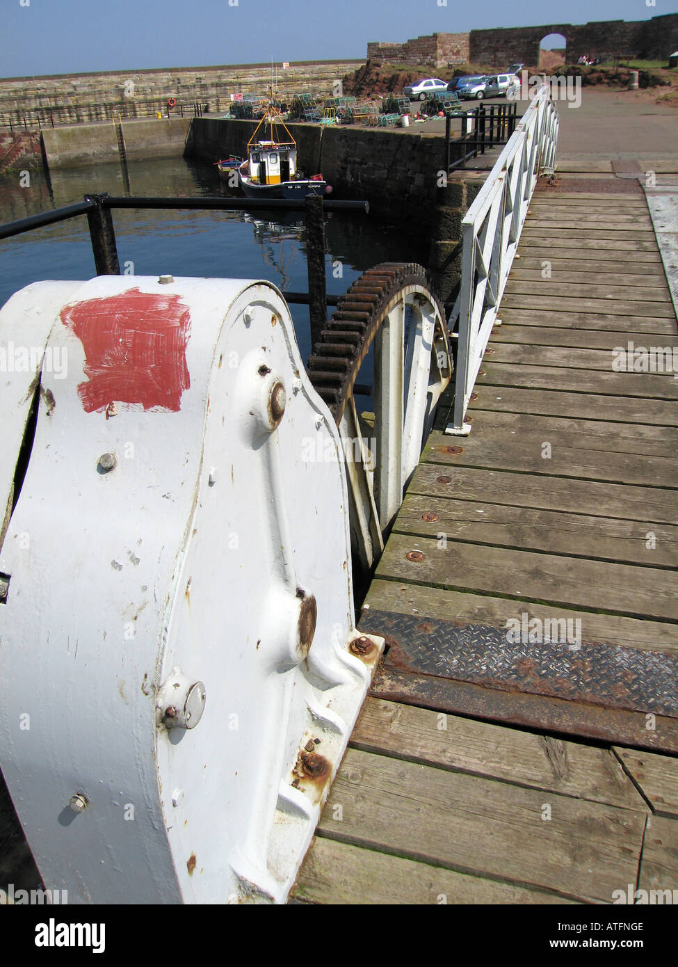 Bridge mechanism hi-res stock photography and images - Alamy
