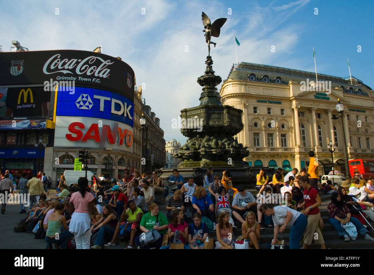 Busy scene piccadilly circus london hi-res stock photography and images ...