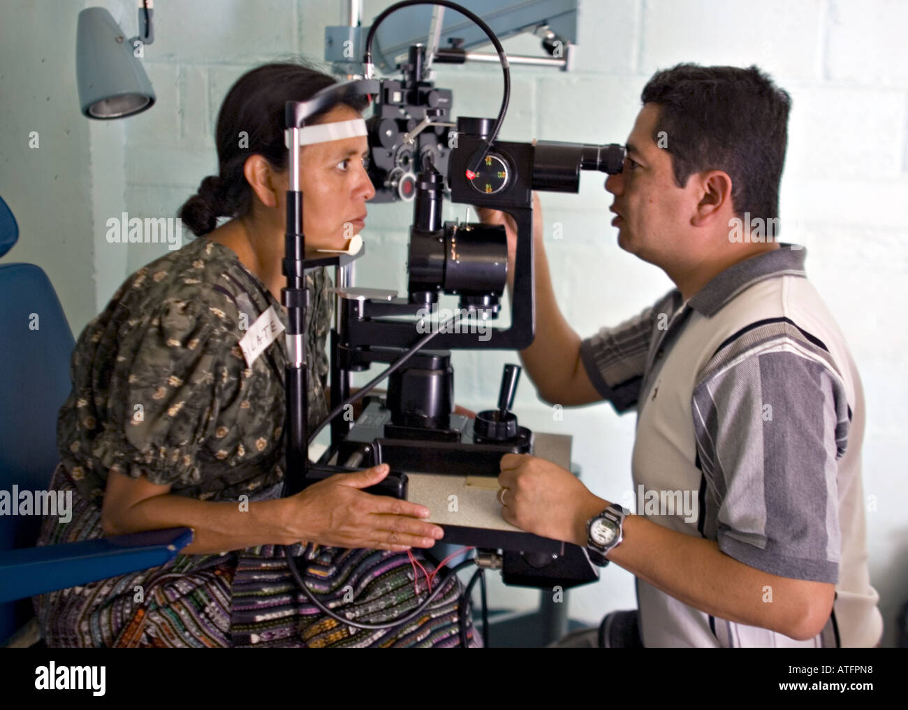 GUATEMALA SAN PEDRO LA LAGUNA Volunteer optician from the United States ...