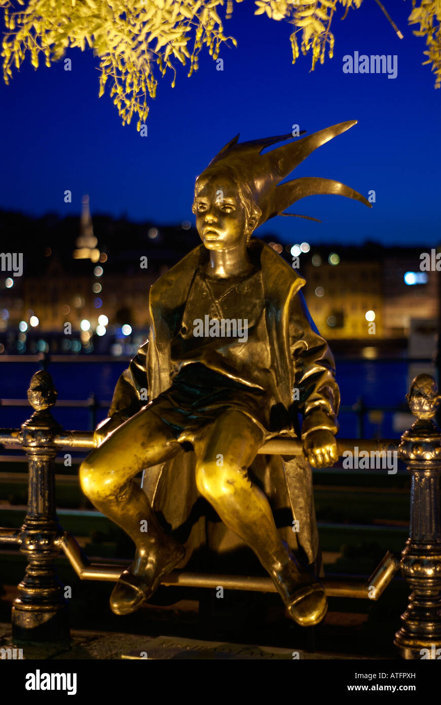 Little Princess statue, by László Marton on the Danube Corso, in ...