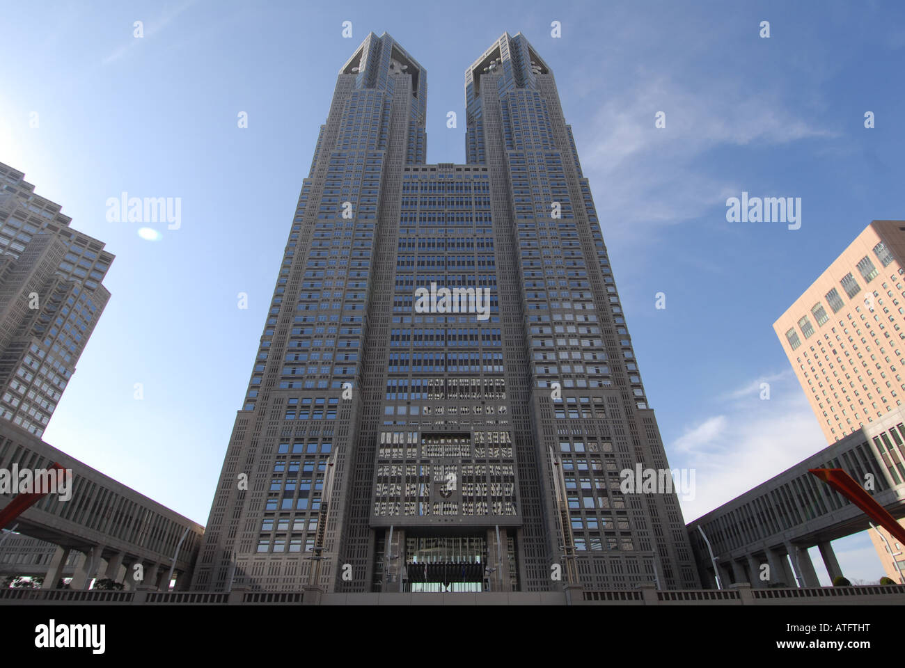 Higrise hi-res stock photography and images - Alamy