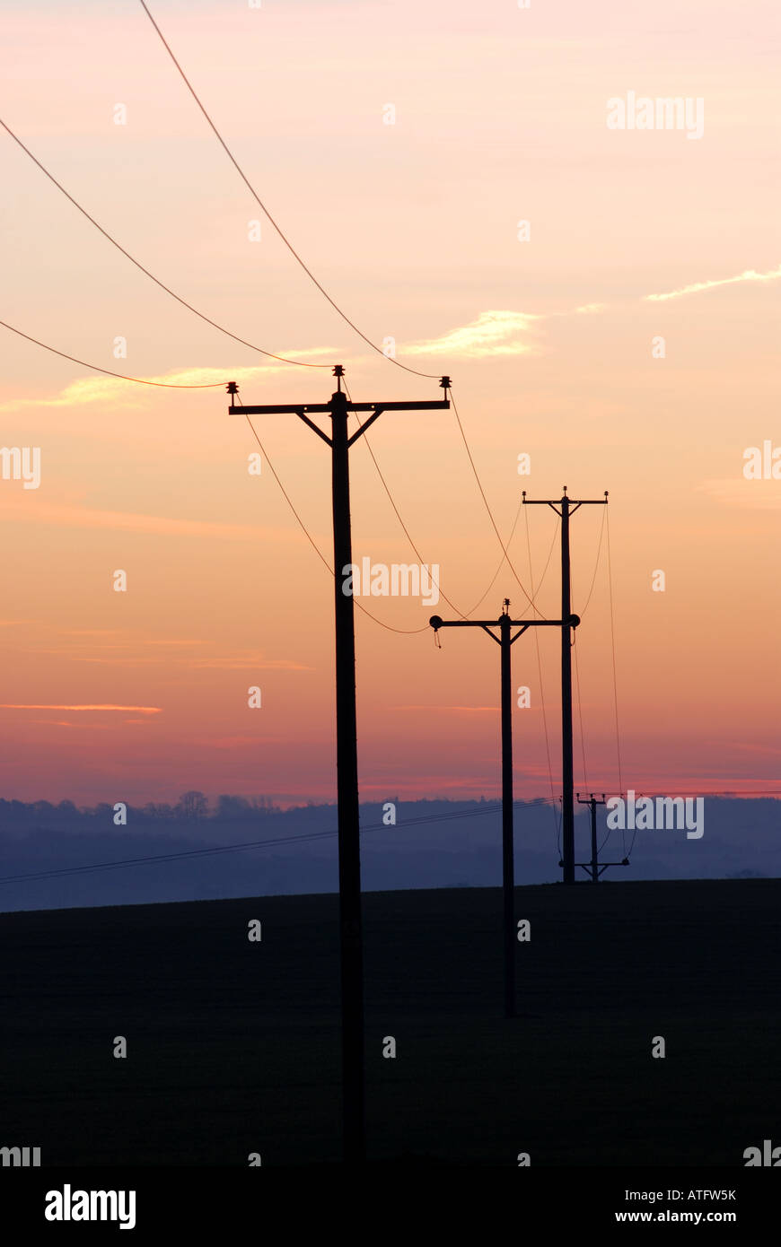 Power lines uk hi-res stock photography and images - Alamy