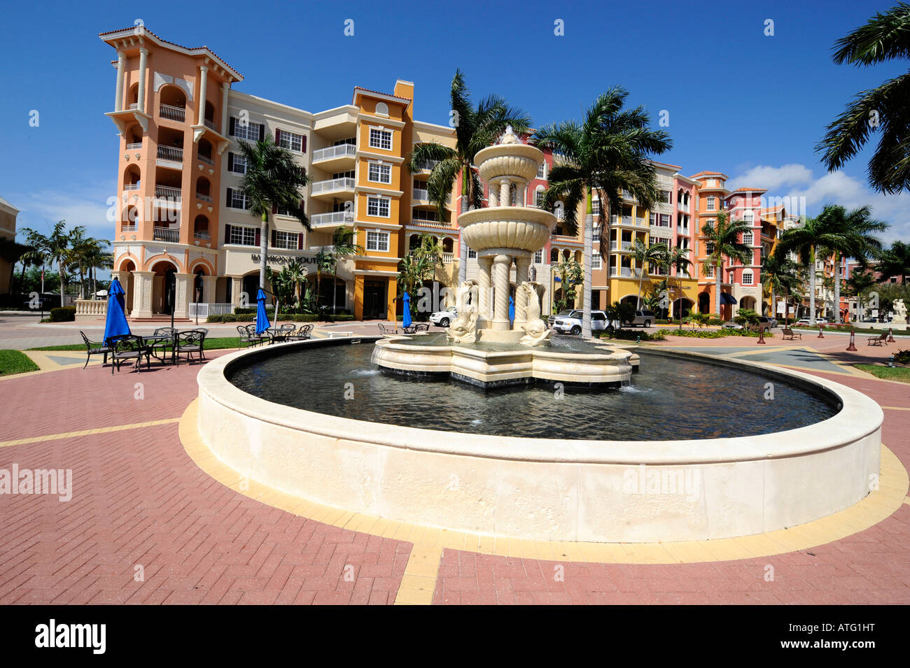 Naples Florida Bayfront Shopping High Resolution Stock Photography and ...