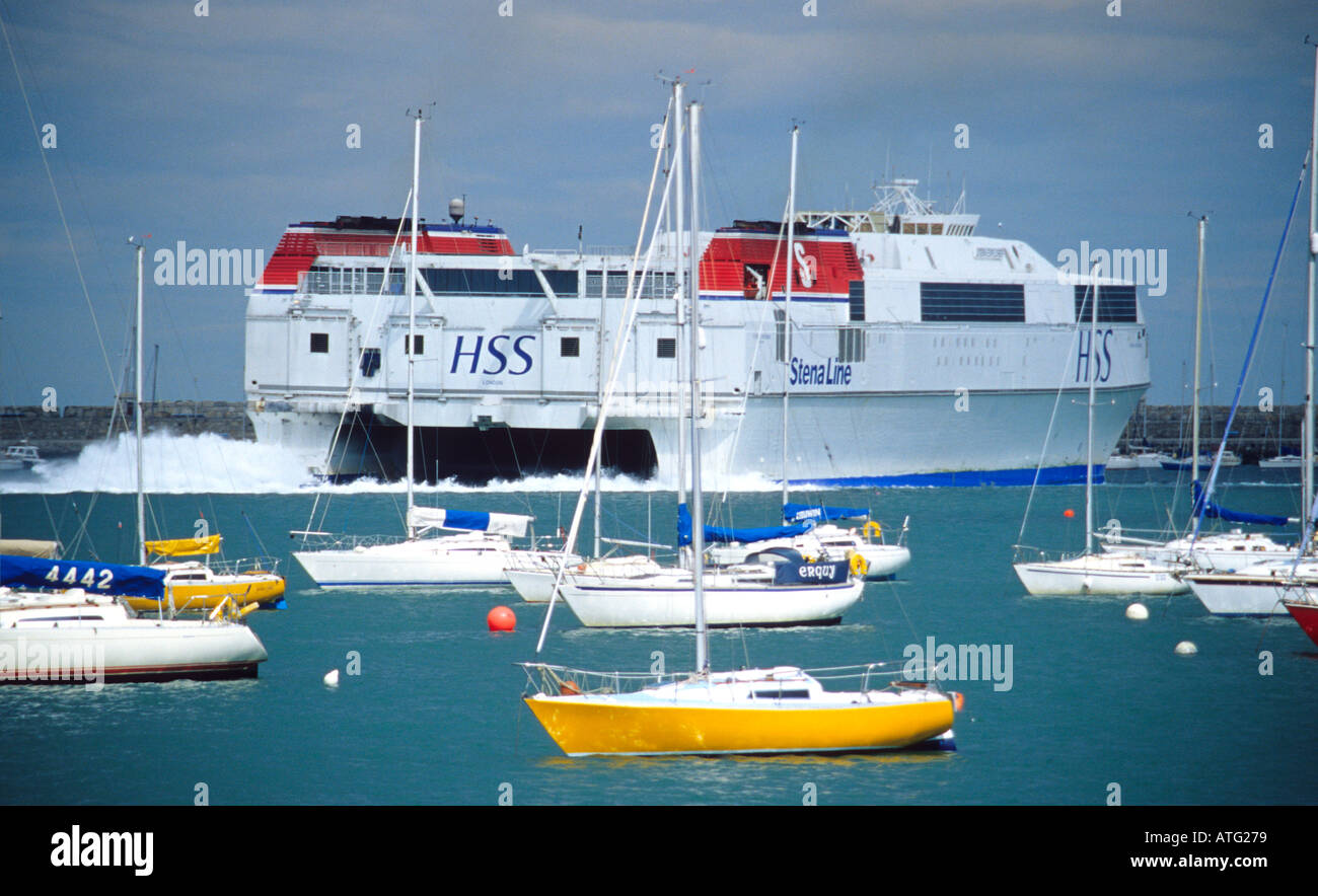 Stena HSS entering Dun Laoghaire harbour Stock Photo - Alamy