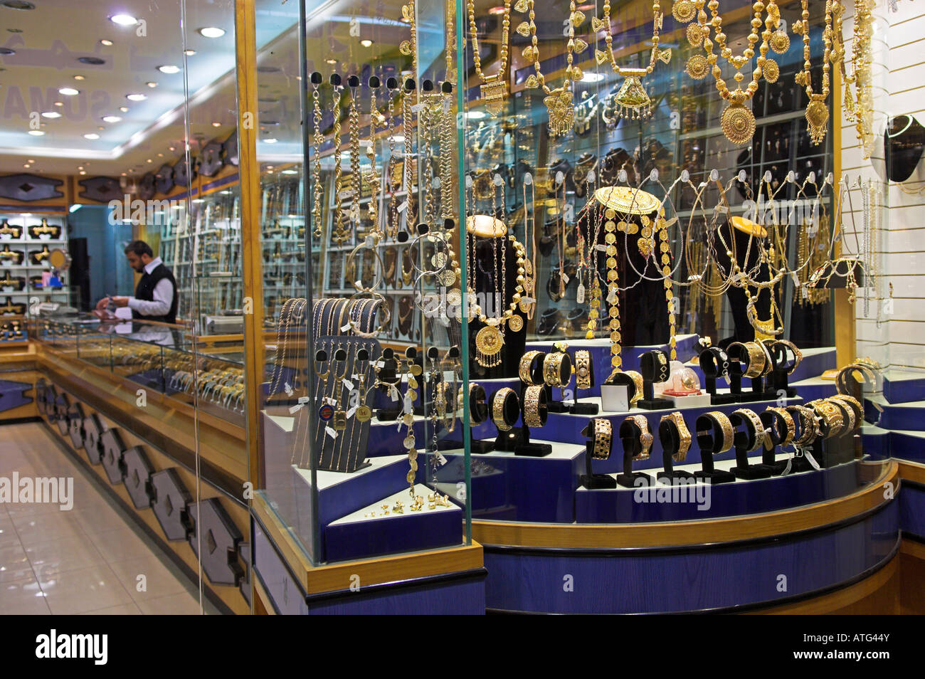 Oman gold souk hi-res stock photography and images - Alamy