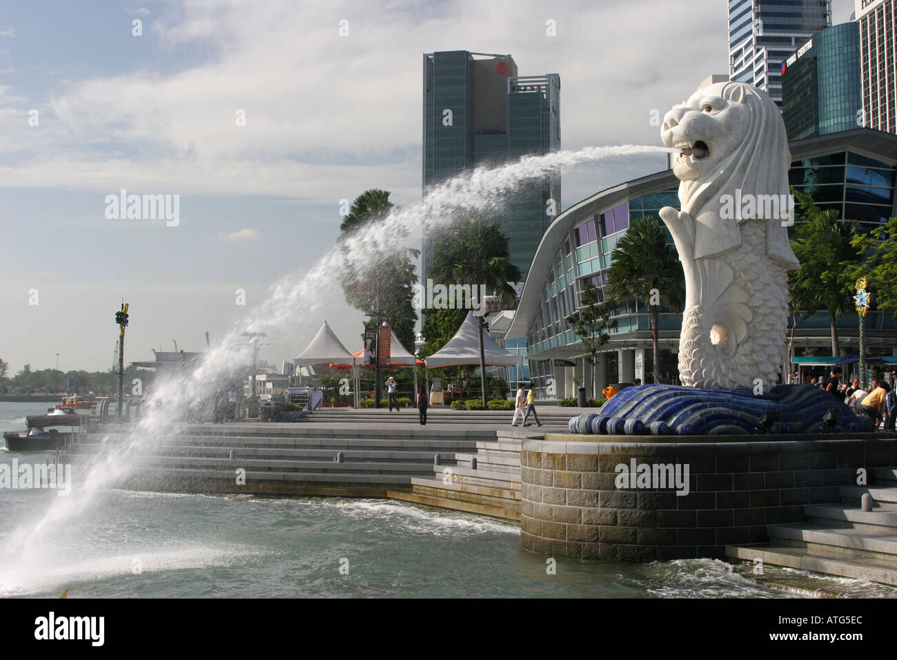 Merlion Statue Singapore Stock Photo - Alamy