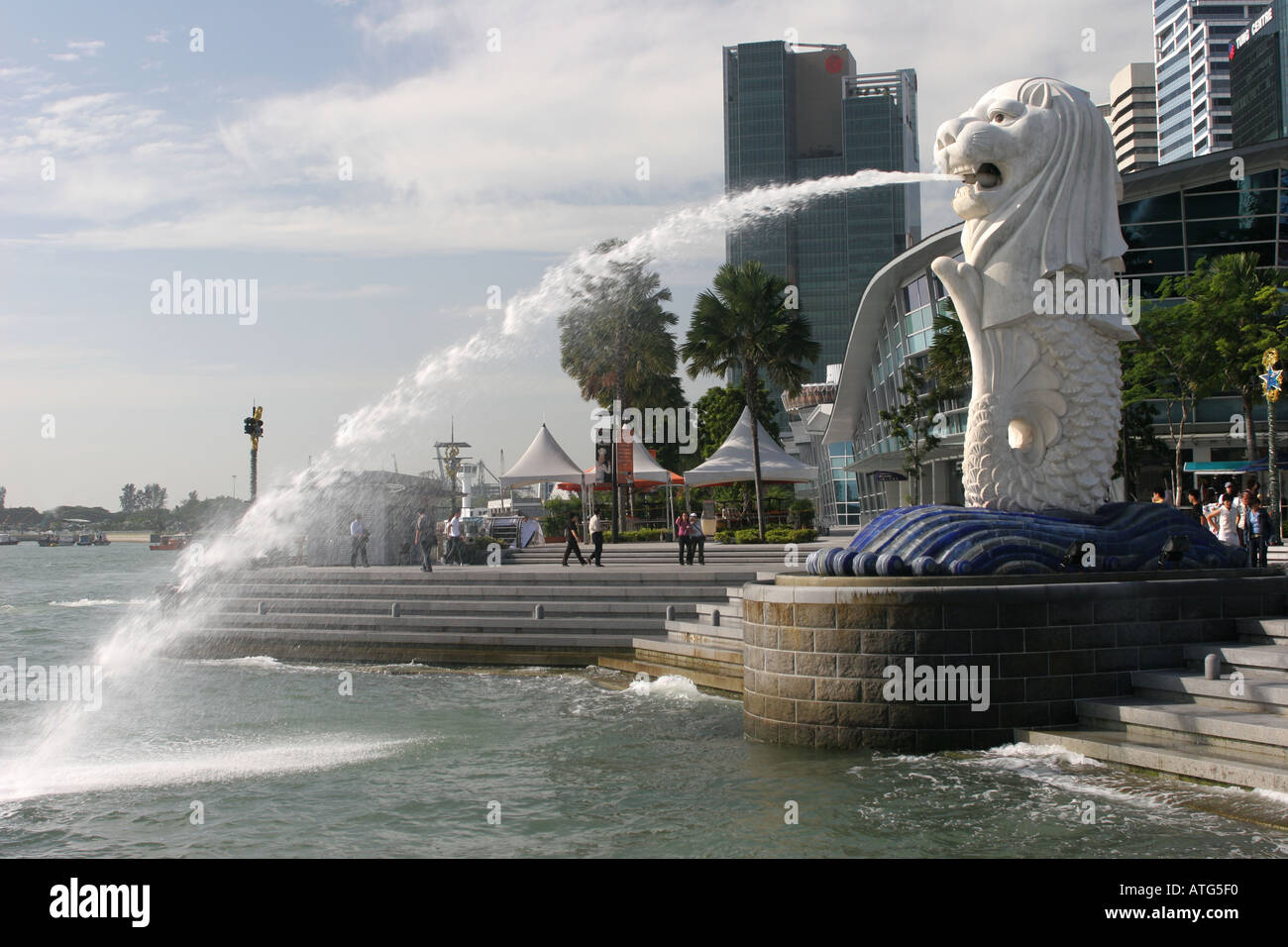Merlion Statue Singapore Stock Photo - Alamy