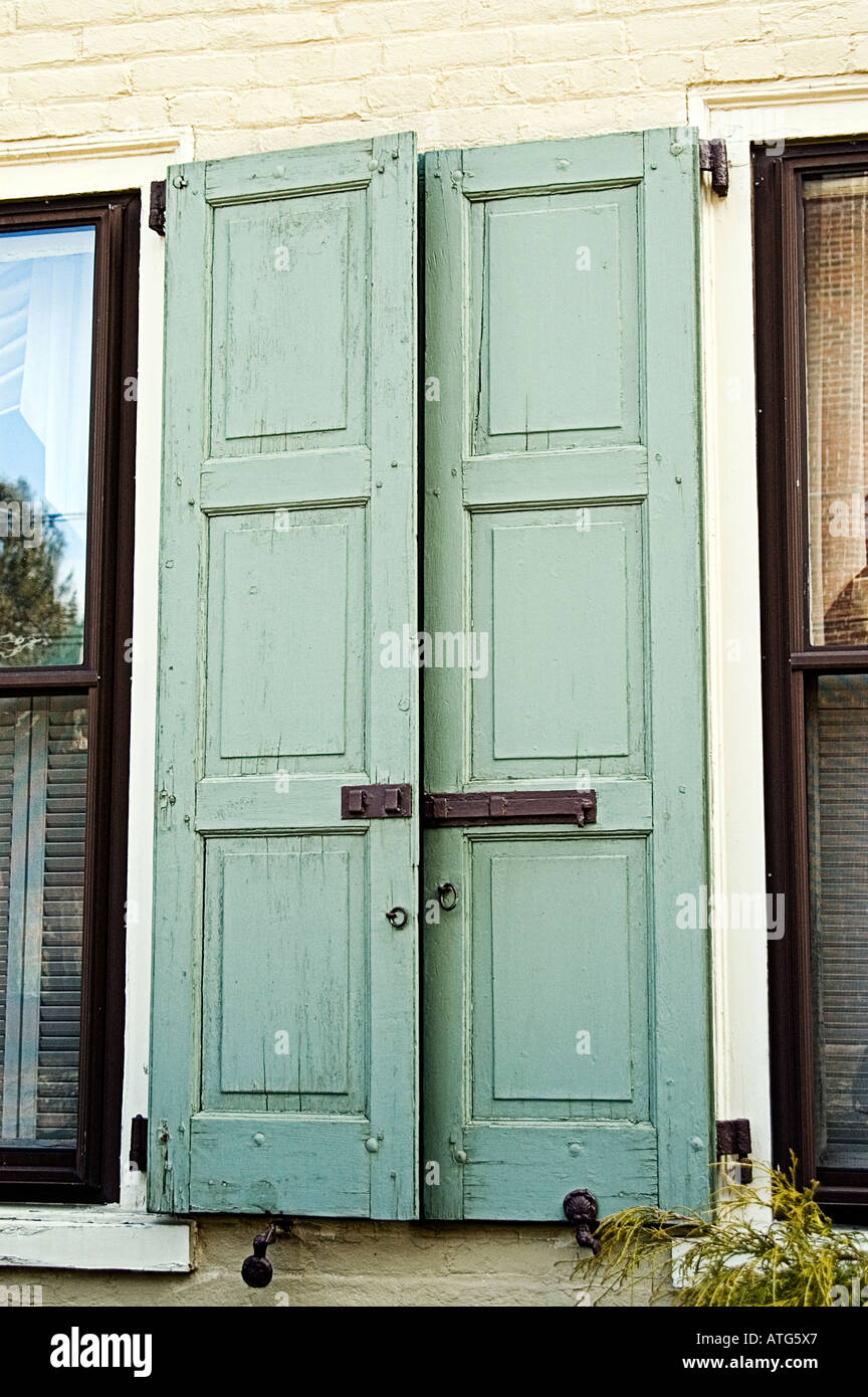 Between windows hi-res stock photography and images - Alamy
