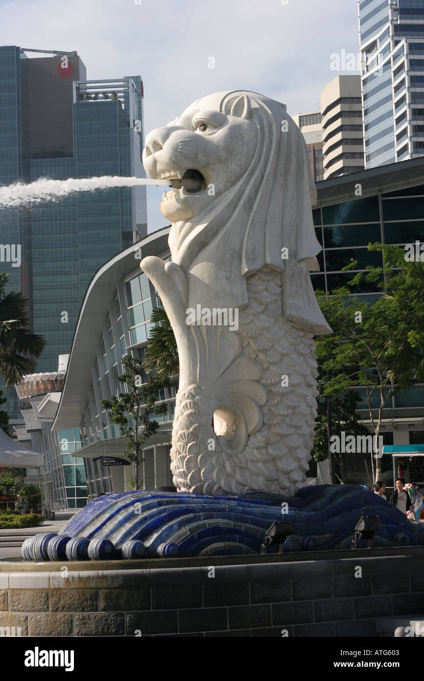 Merlion Statue Singapore Stock Photo - Alamy