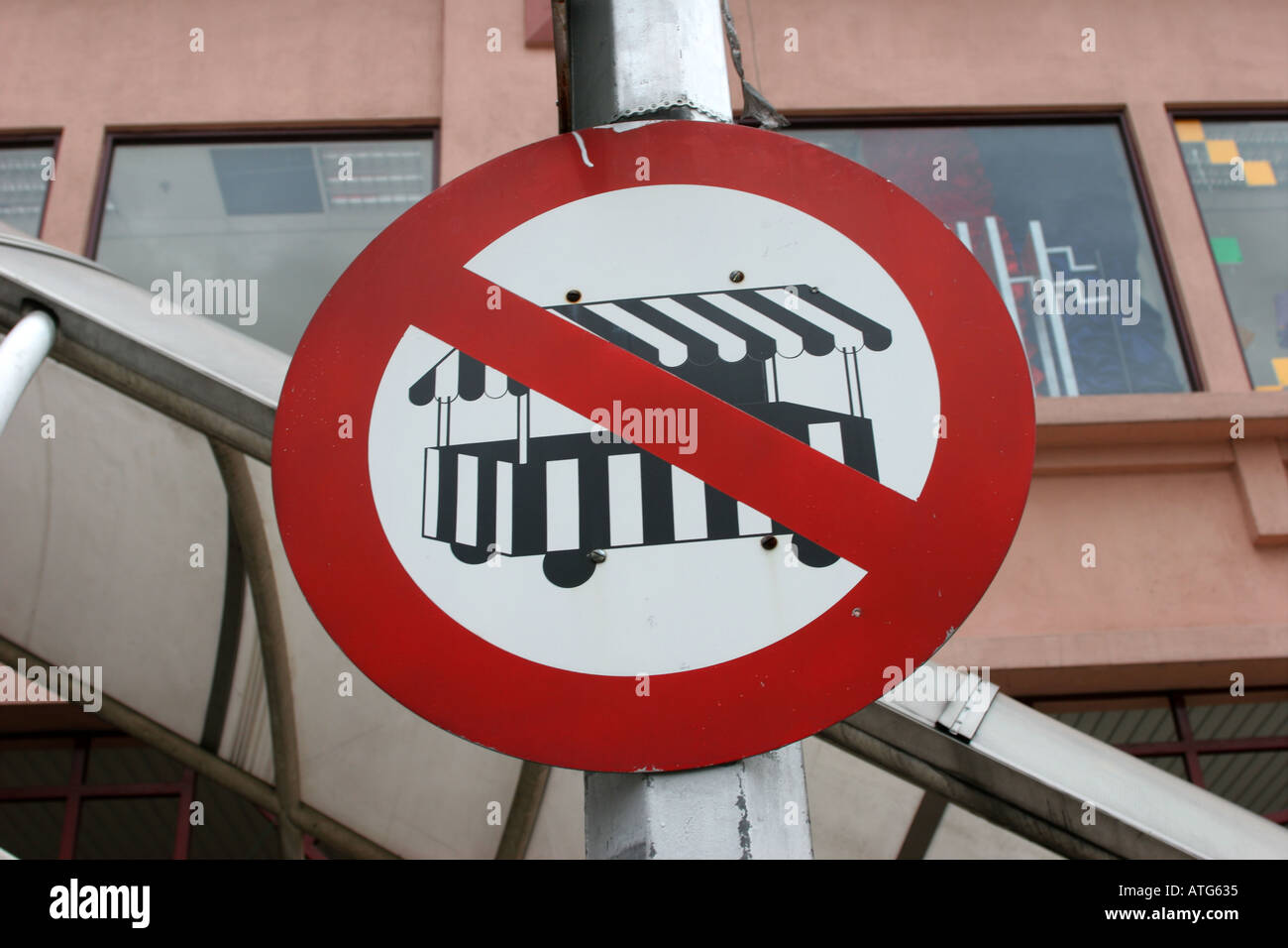 No hawkers sign hi-res stock photography and images - Alamy