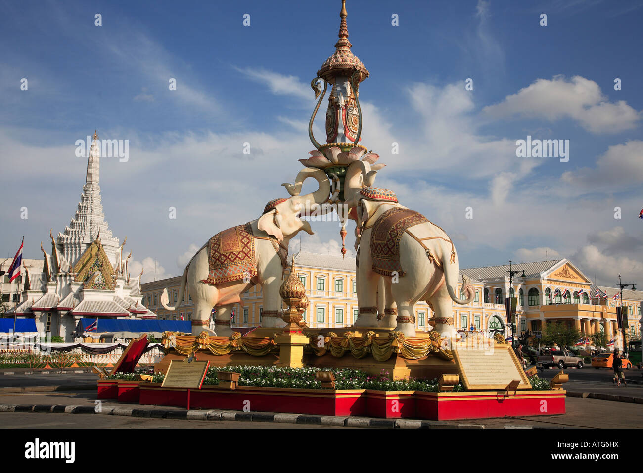 Thailand Bangkok Three Elephants statue Stock Photo - Alamy