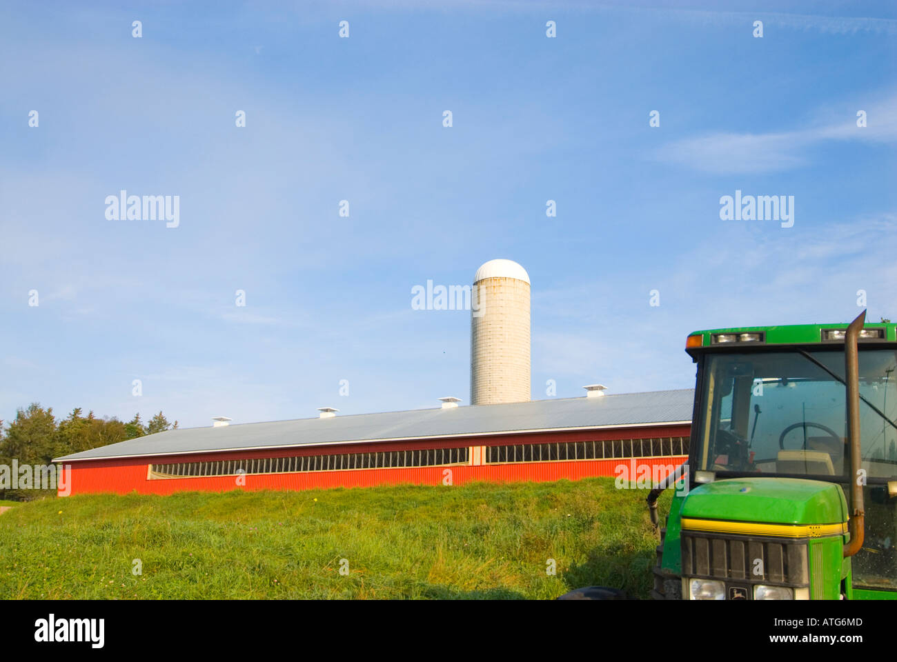 Red Dairy Barn Canada High Resolution Stock Photography and Images - Alamy