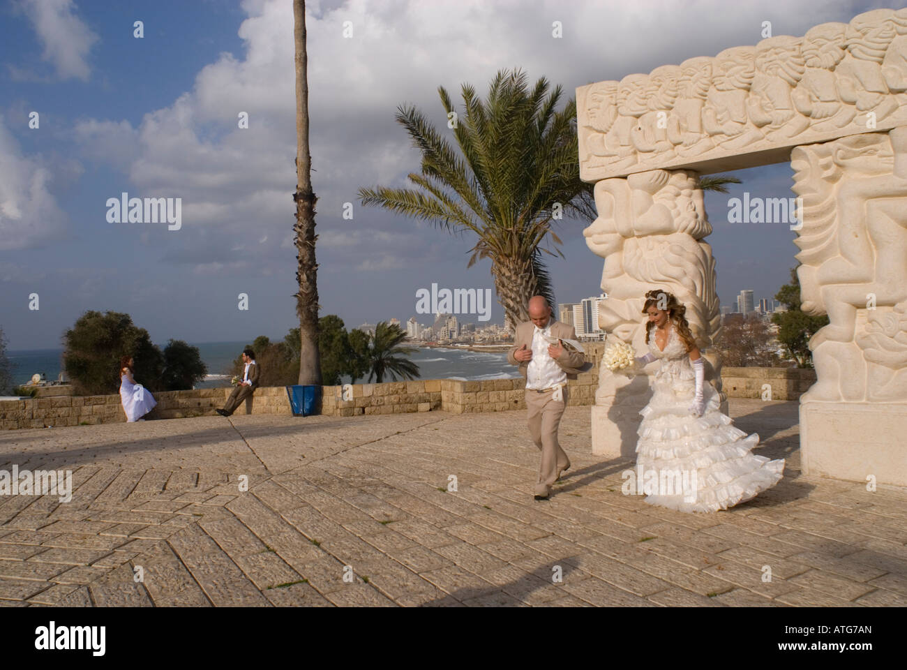 Israeli wedding celebration hi-res stock photography and images - Alamy