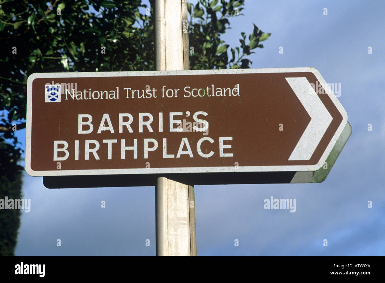 A direction sign to Barrie s Birthplace in Kirriemuir Stock Photo - Alamy