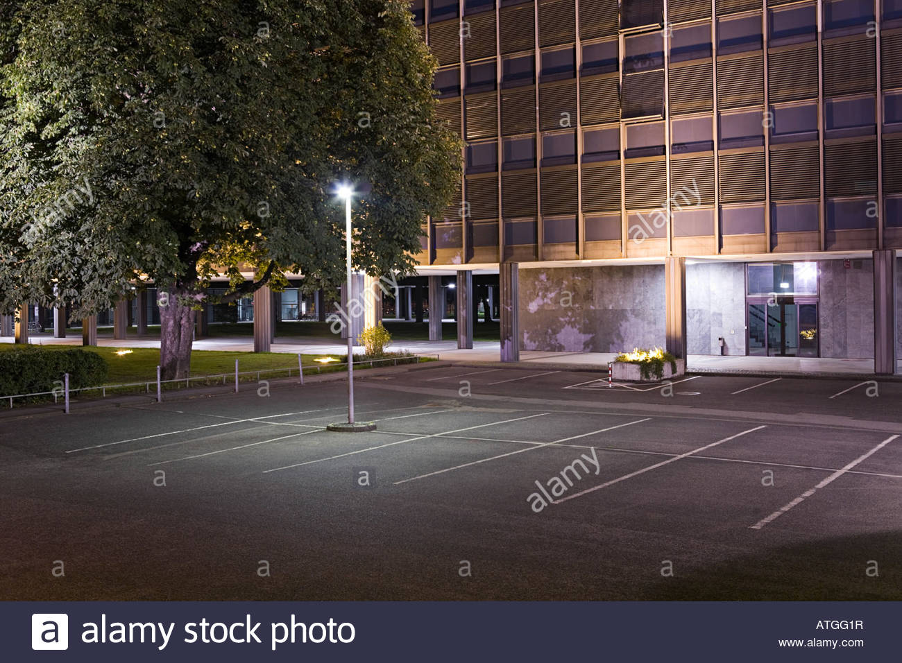 Empty Parking Lot Building Stock Photos & Empty Parking Lot Building ...