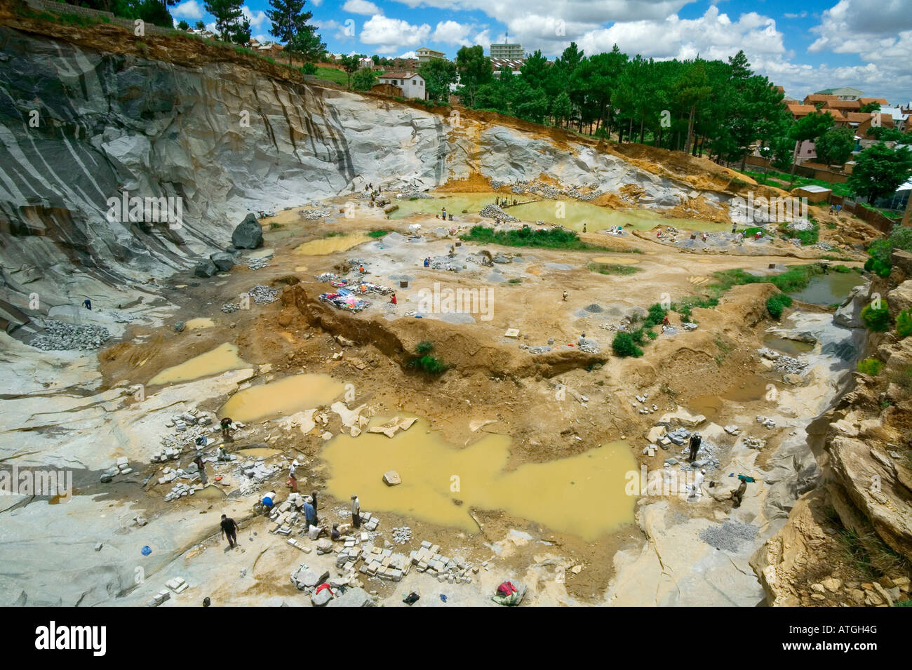 STONE QUARRY - MANANTENASOA - MADAGASCAR - AFRICA Stock Photo - Alamy